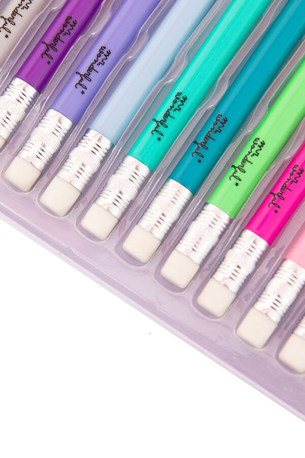 Infinite colored pencils to give the world a more beautiful touch ...