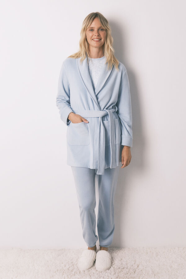 Robe and flowers set | Kup wygląd dla kobiet | WomenSecret