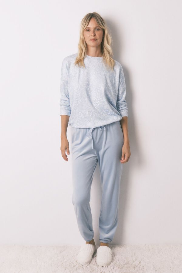 Robe and flowers set | Kup wygląd dla kobiet | WomenSecret