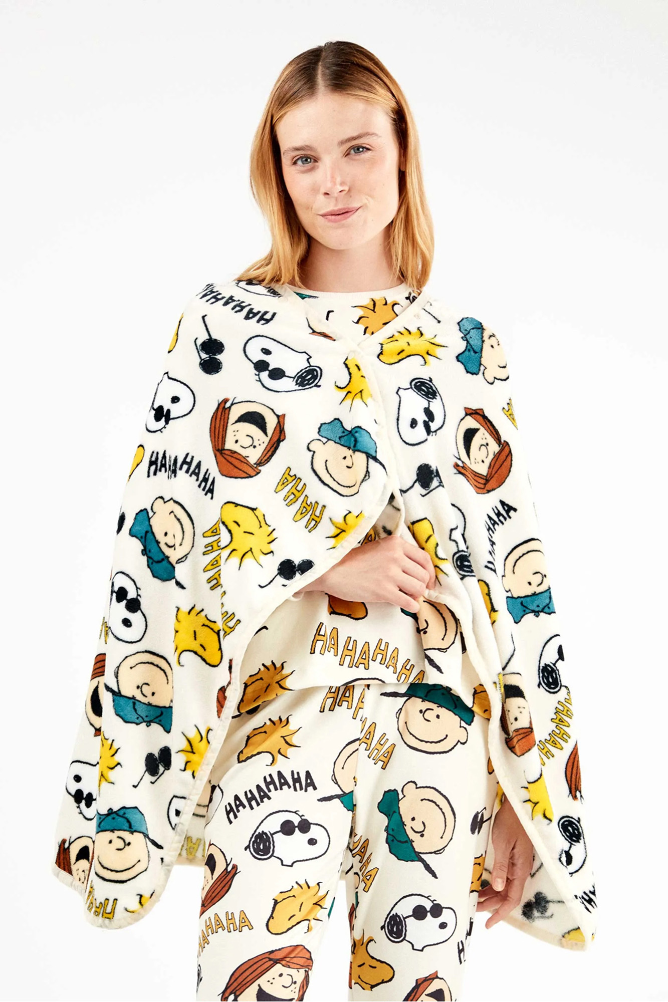 Snoopy blanket cape | Szlafroki damskie | WomenSecret