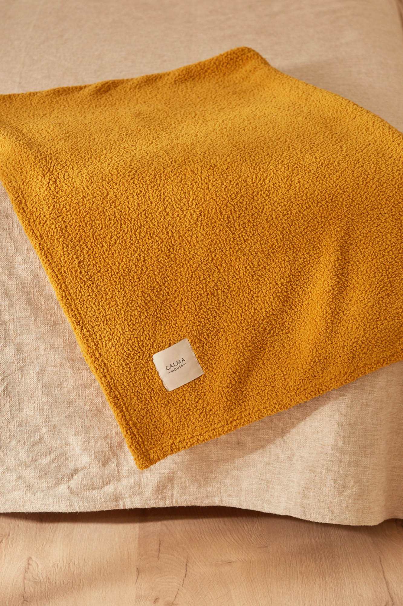 Plaid mostaza Coco | Textil para salón | WomenSecret