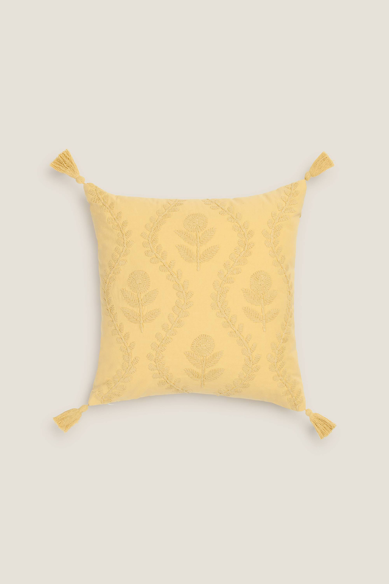 Floral embroidery cushion cover | Tekstil za dnevni boravak | WomenSecret