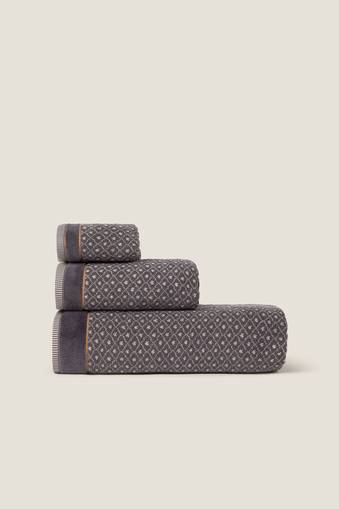 Toalla rizo jacquard | Textil para baño | WomenSecret