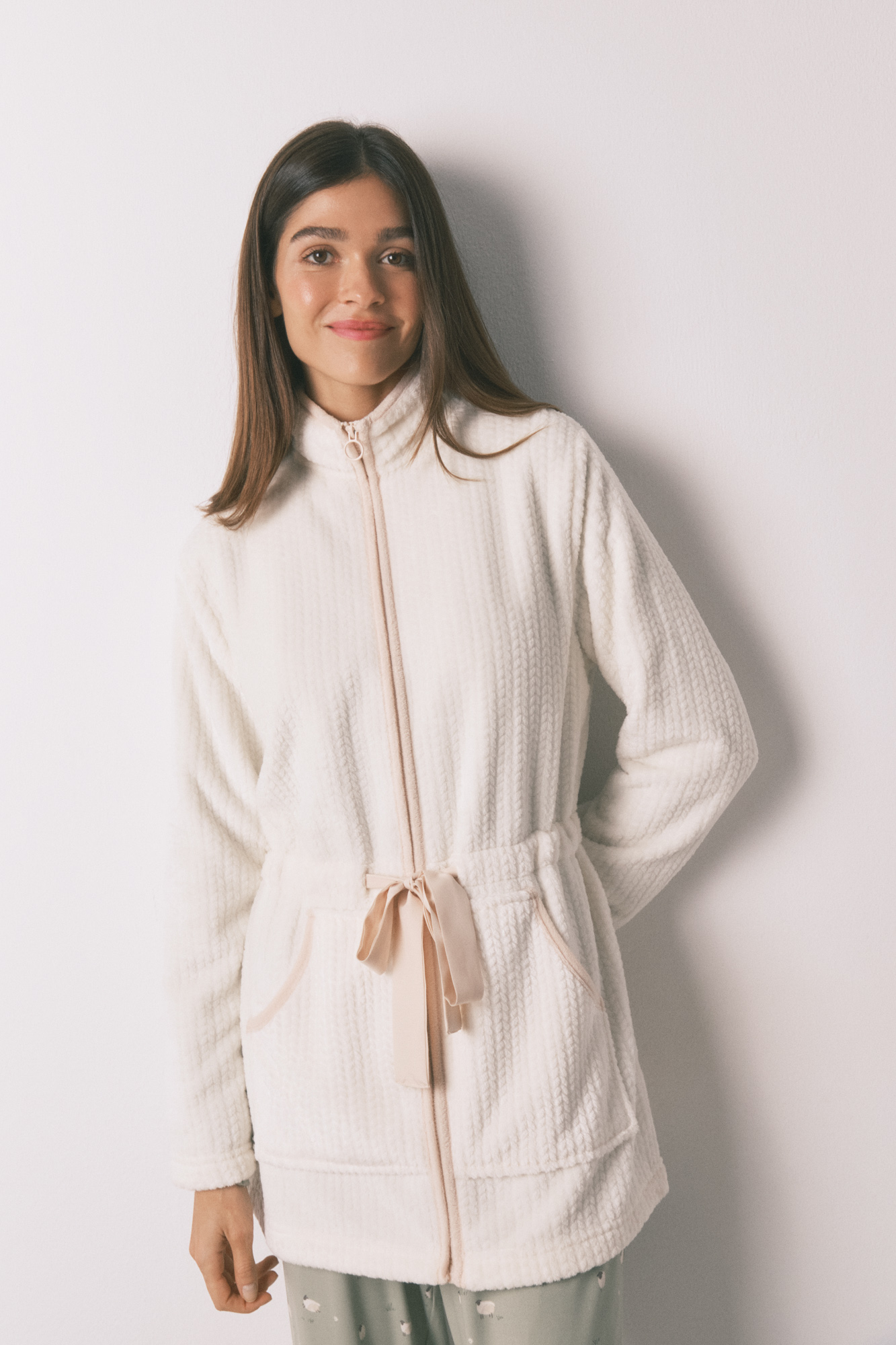 Bata midi tejido polar blanco | Batas de Mujer | WomenSecret