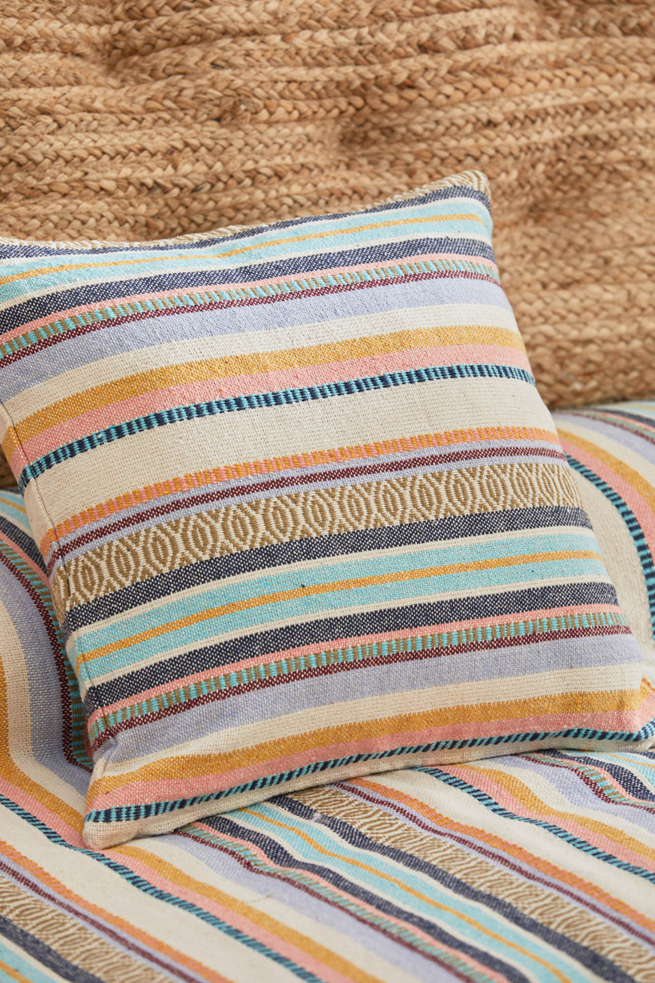 Vedra jacquard cushion cover | Tekstil za dnevni boravak | WomenSecret