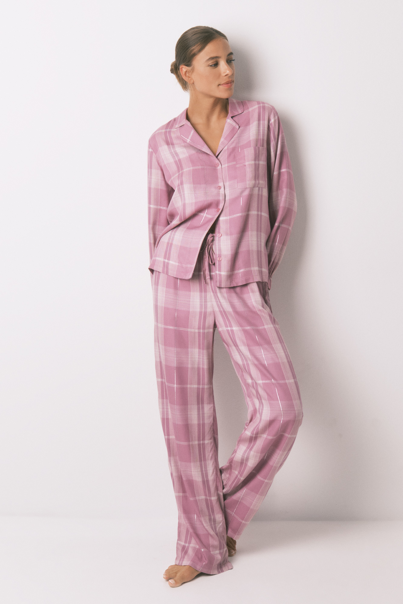 Pink checked viscose long classic pyjamas | Women's pyjamas | WomenSecret