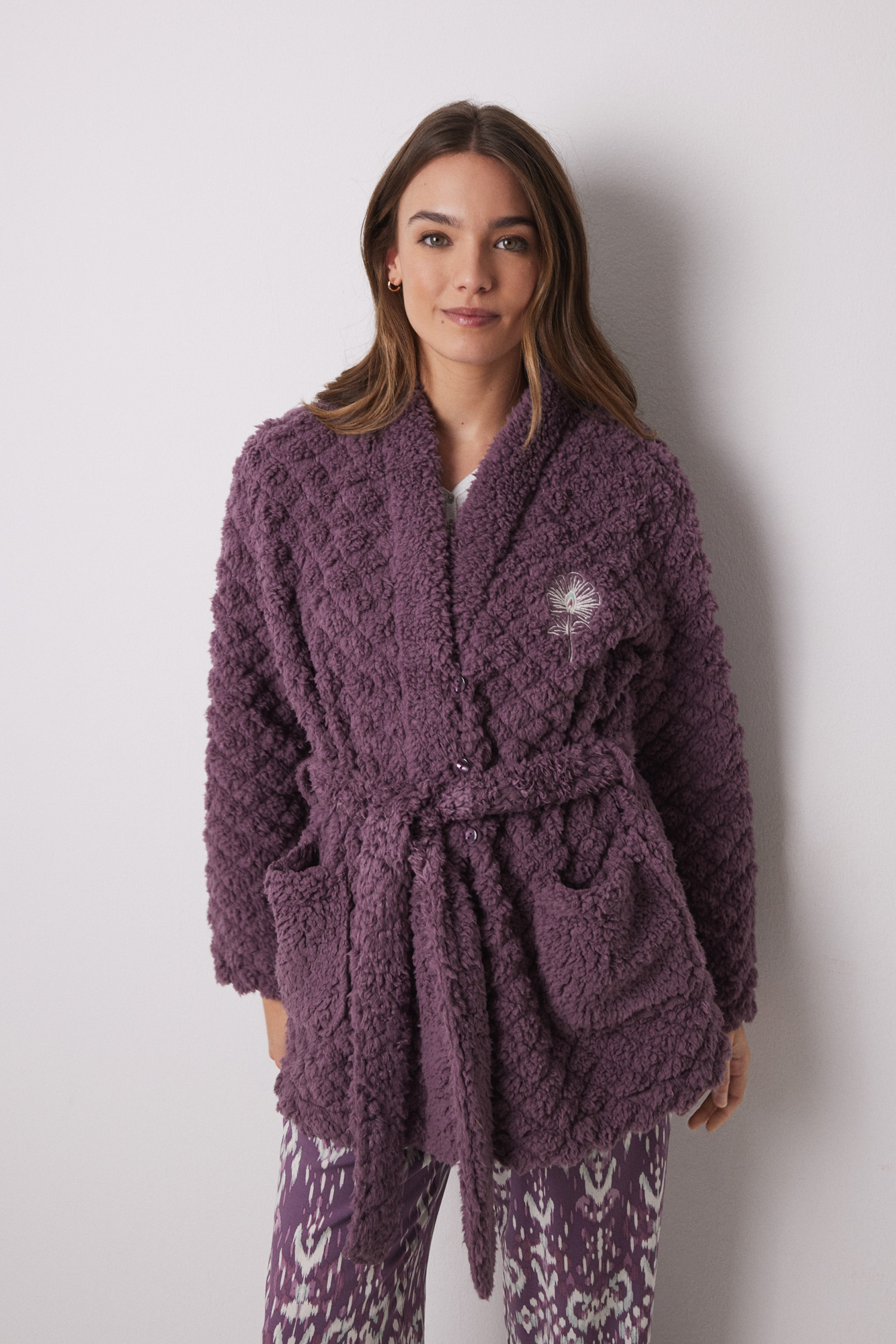 Purple quilted faux shearling short robe | Women's robes | WomenSecret