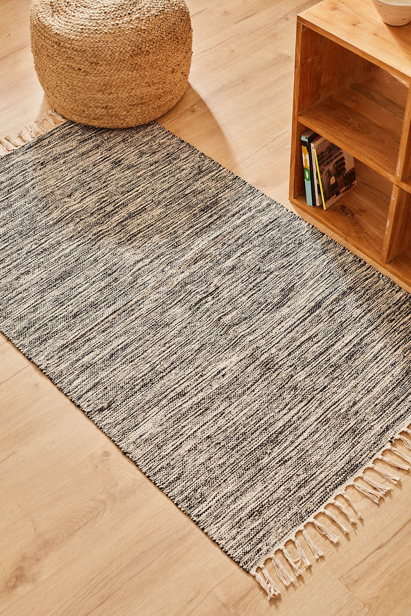 Alfombra Surat 90x150 Gris oscuro | Textil para salón | WomenSecret