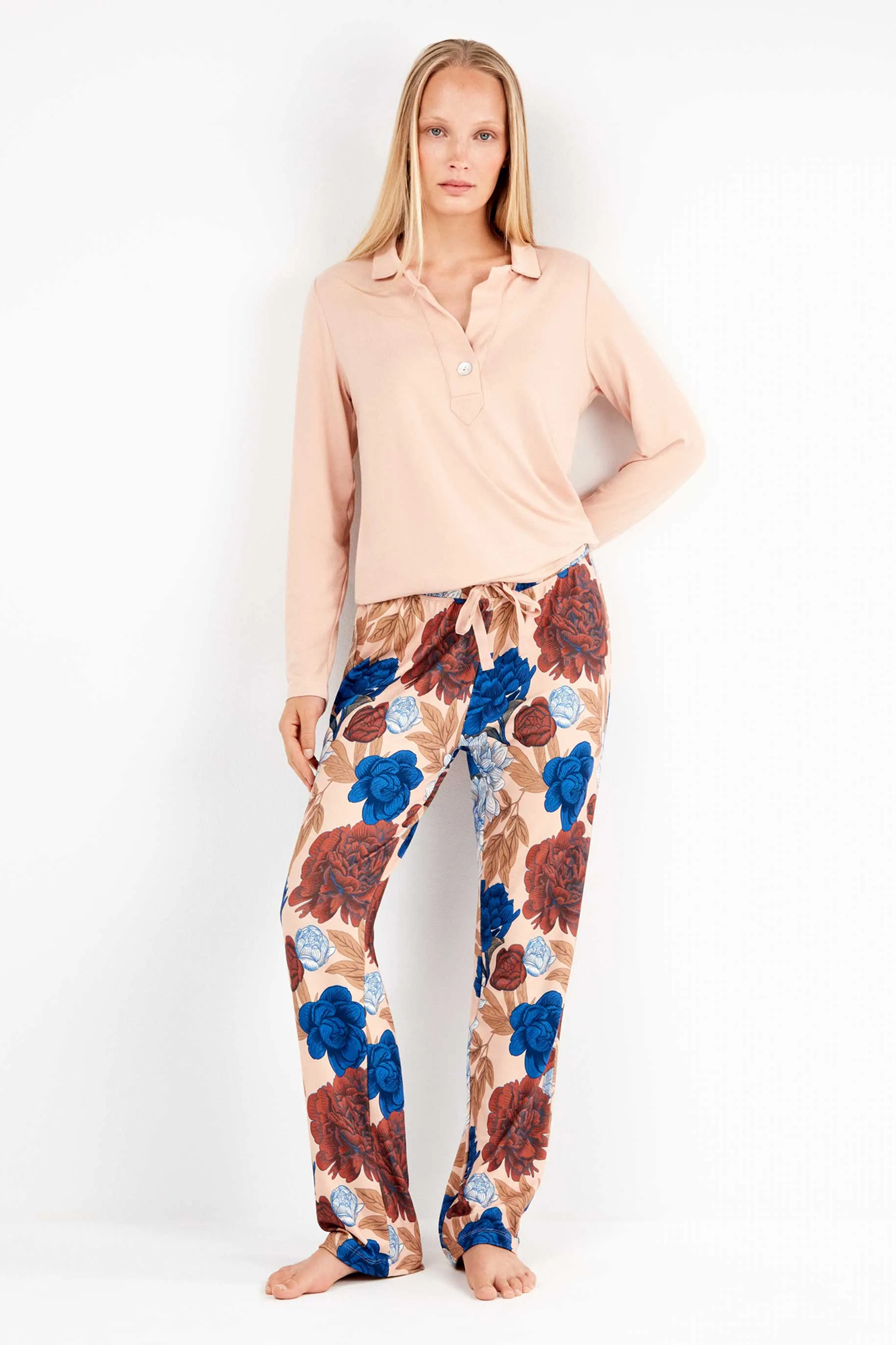 Pijama com estampado floral | Pijamas de mulher | WomenSecret