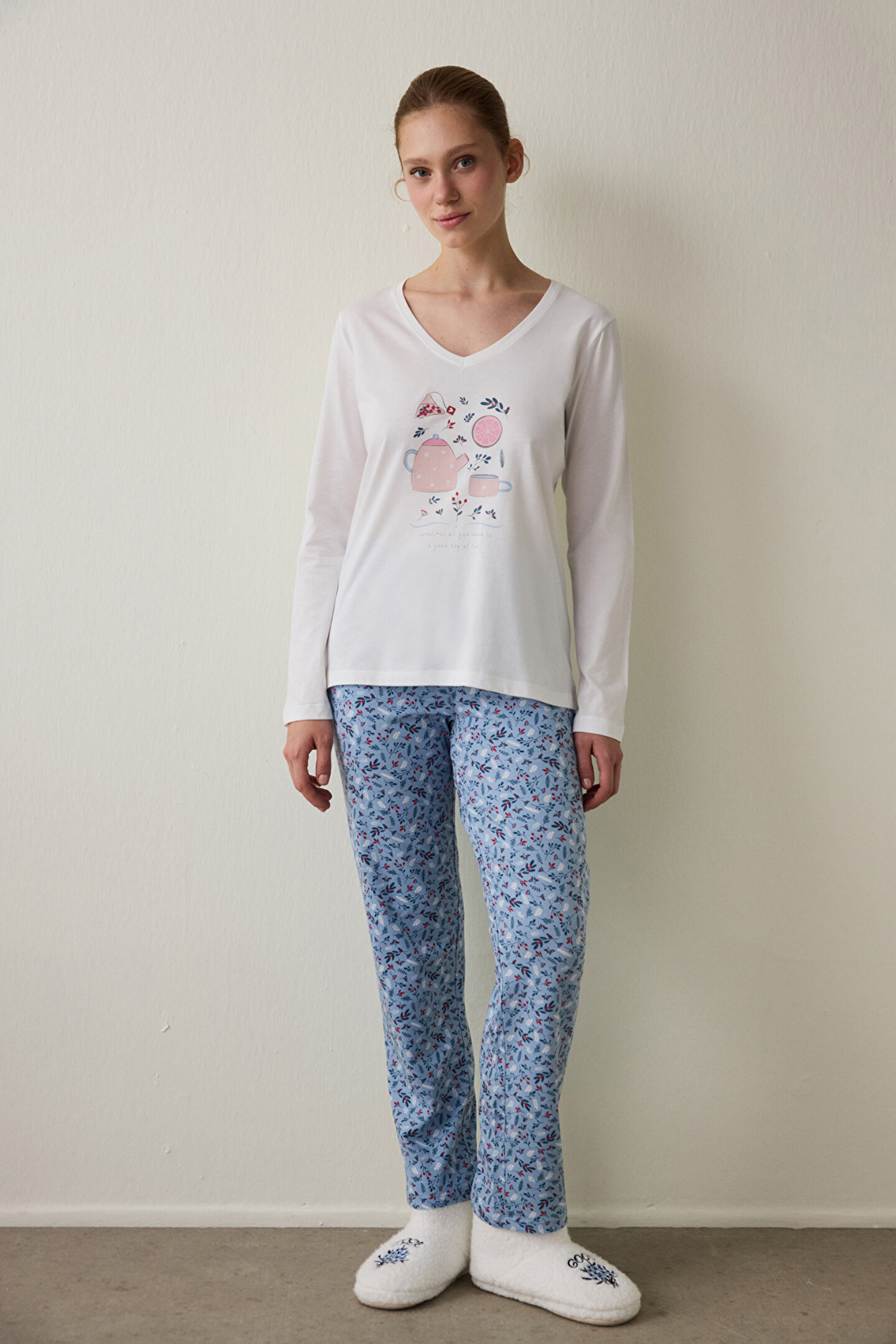 Conjunto de pijama de manga larga con cuello en V y estampado Cup Of ...
