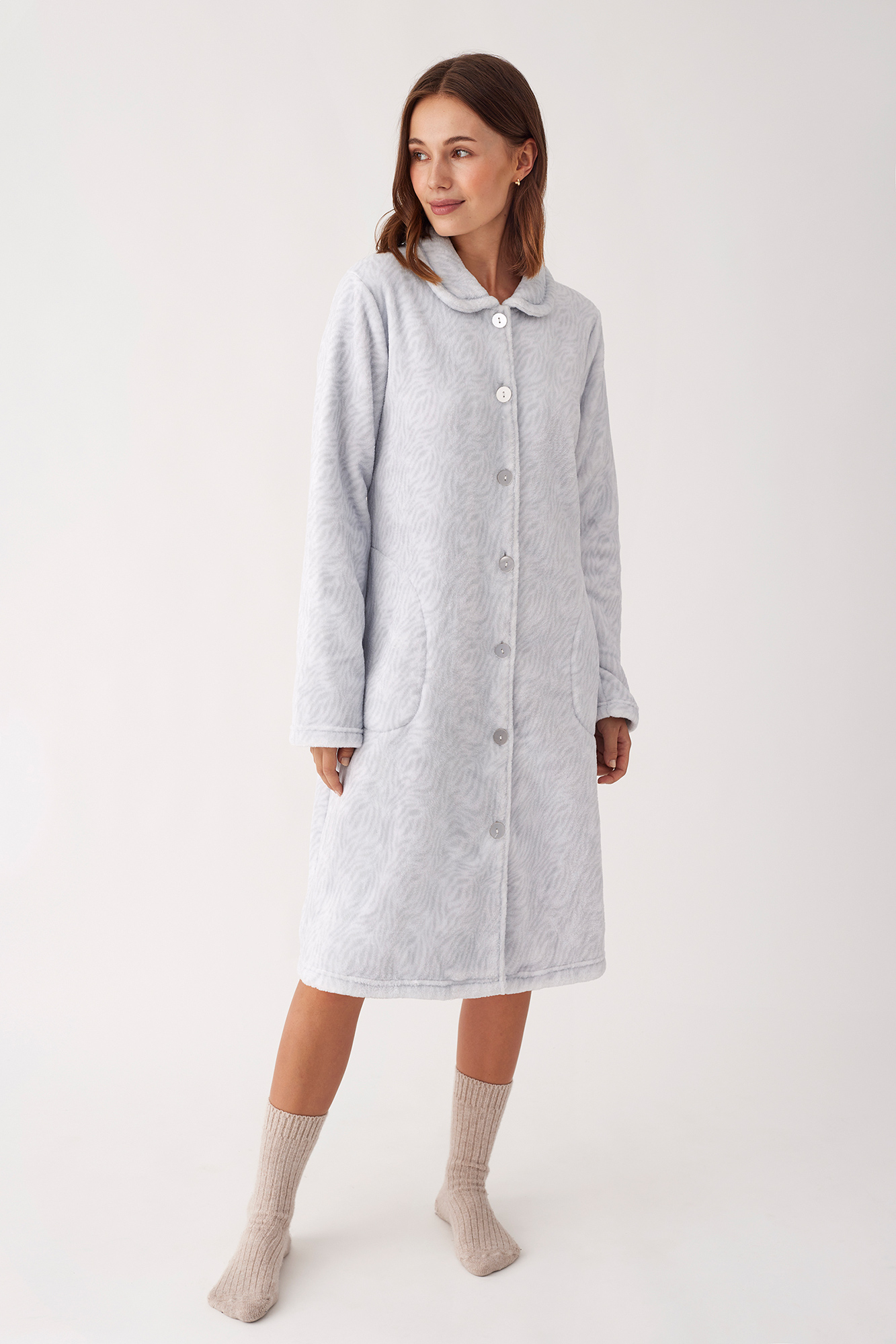 Midi buttons robe with furry fabric | Women's robes | WomenSecret